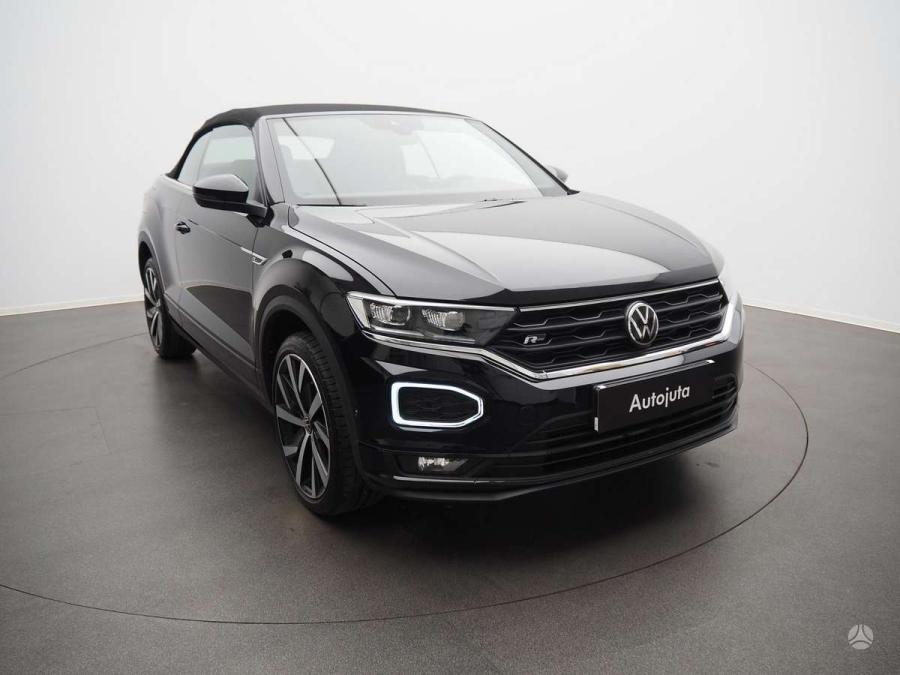 Black Volkswagen T-Roc 2021 in Vilnius, with an engine capacity of 1.50 L and mileage of 75 thousand km for 21659 €, photo 4 on AUTOMOTO.COM.LV