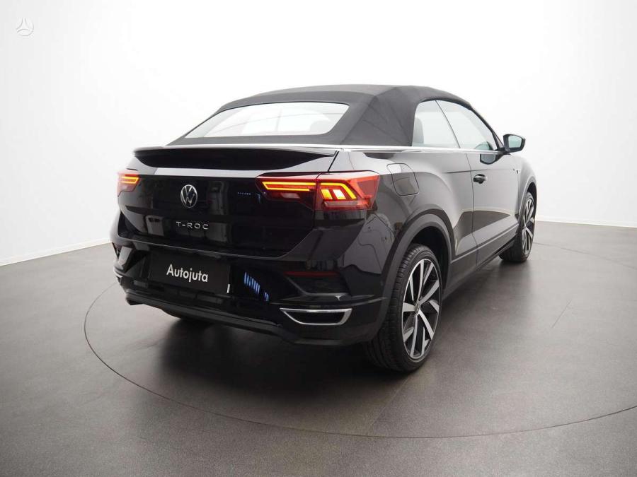 Black Volkswagen T-Roc 2021 in Vilnius, with an engine capacity of 1.50 L and mileage of 75 thousand km for 21659 €, photo 5 on AUTOMOTO.COM.LV