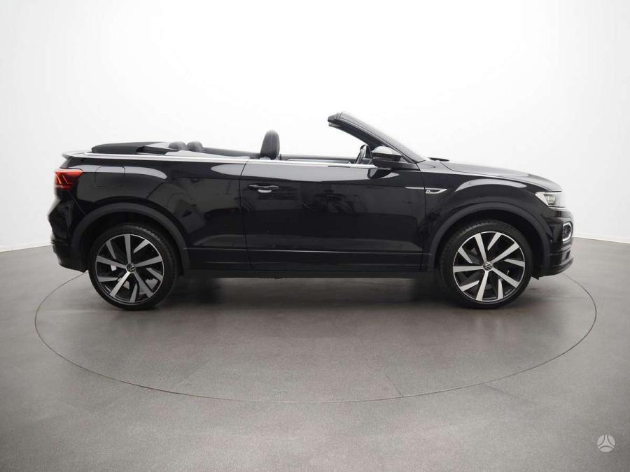 Black Volkswagen T-Roc 2021 in Vilnius, with an engine capacity of 1.50 L and mileage of 75 thousand km for 21659 €, photo 12 on AUTOMOTO.COM.LV