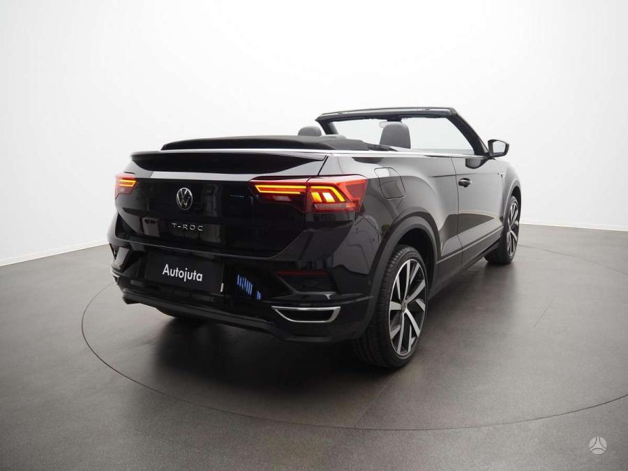 Black Volkswagen T-Roc 2021 in Vilnius, with an engine capacity of 1.50 L and mileage of 75 thousand km for 21659 €, photo 13 on AUTOMOTO.COM.LV