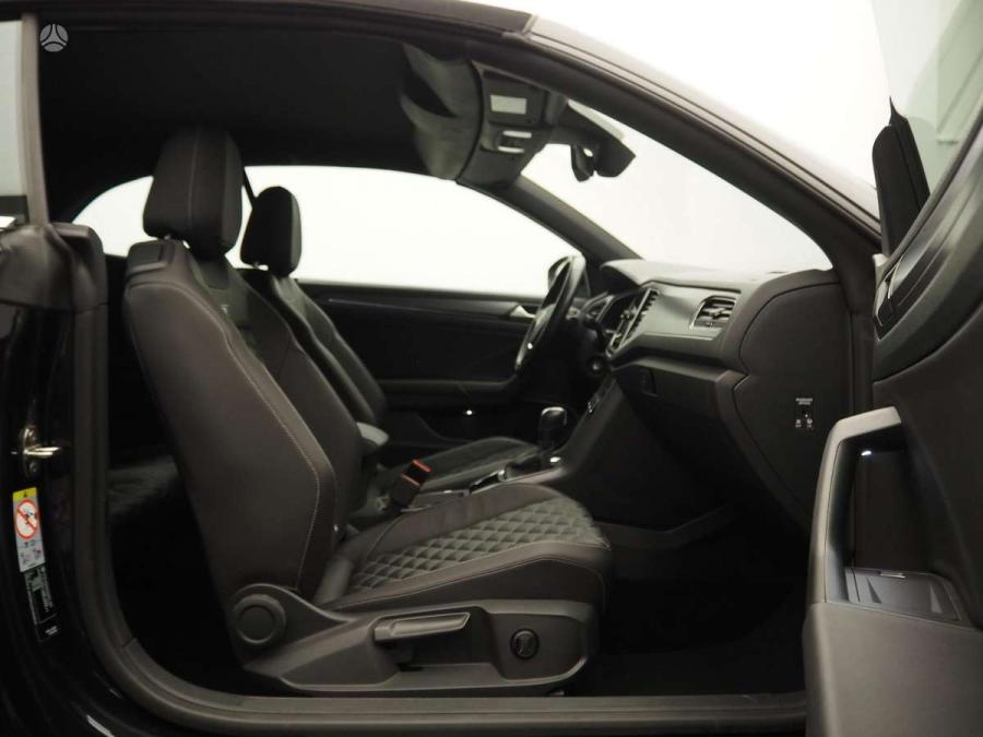 Black Volkswagen T-Roc 2021 in Vilnius, with an engine capacity of 1.50 L and mileage of 75 thousand km for 21659 €, photo 21 on AUTOMOTO.COM.LV