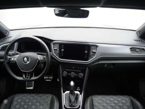 Black Volkswagen T-Roc 2021 in Vilnius, with an engine capacity of 1.50 L and mileage of 75 thousand km for 21659 €, photo 29 on AUTOMOTO.COM.LV