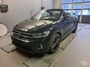 Black Volkswagen T-Roc 2022 in Kaunas, with an engine capacity of 1.50 L and mileage of 24 thousand km for 30276 €, photo 2 on AUTOMOTO.COM.LV