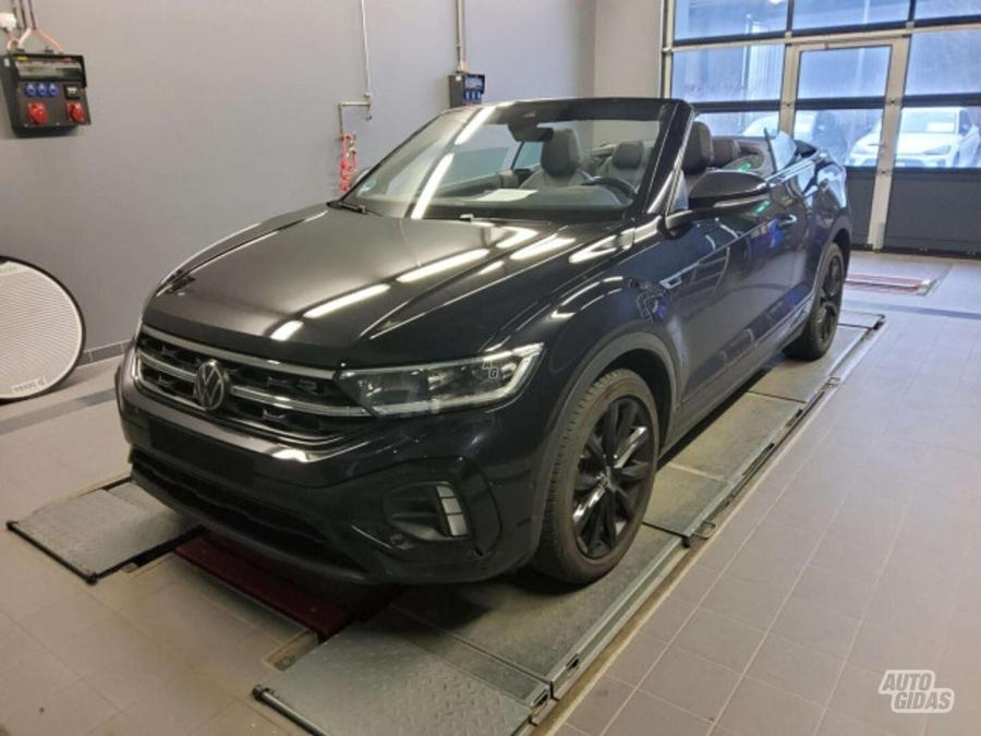 Black Volkswagen T-Roc 2022 in Kaunas, with an engine capacity of 1.50 L and mileage of 24 thousand km for 30276 €, photo 2 on AUTOMOTO.COM.LV