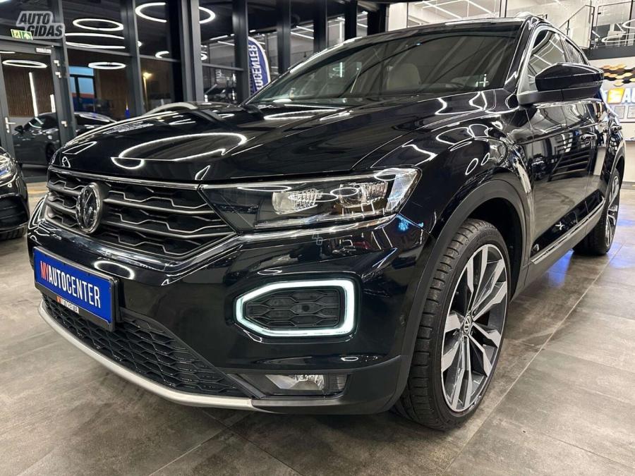 Black Volkswagen T-Roc 2018 in Kaunas, with an engine capacity of 2.00 L and mileage of 32 thousand km for 26304 €, photo 2 on AUTOMOTO.COM.LV