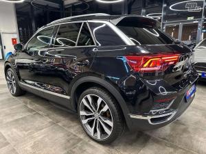 Black Volkswagen T-Roc 2018 in Kaunas, with an engine capacity of 2.00 L and mileage of 32 thousand km for 26304 €, photo 7 on AUTOMOTO.COM.LV