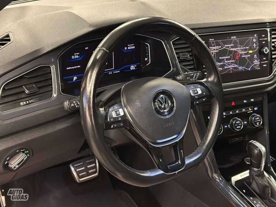Black Volkswagen T-Roc 2018 in Kaunas, with an engine capacity of 2.00 L and mileage of 32 thousand km for 26304 €, photo 10 on AUTOMOTO.COM.LV