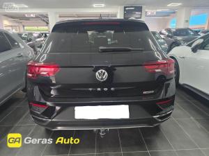 Black Volkswagen T-Roc 2018 in Avizieniai, with an engine capacity of 2.00 L and mileage of 150 thousand km for 16999 €, photo 5 on AUTOMOTO.COM.LV