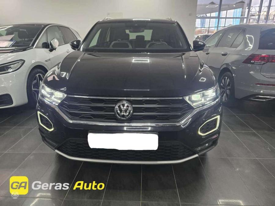 Melns Volkswagen T-Roc 2018 Viļņa, ar dzinēja tilpumu 2.00 L un nobraukumu 150 tūkst. km par 16990 €, foto 2 vietnē AUTOMOTO.COM.LV