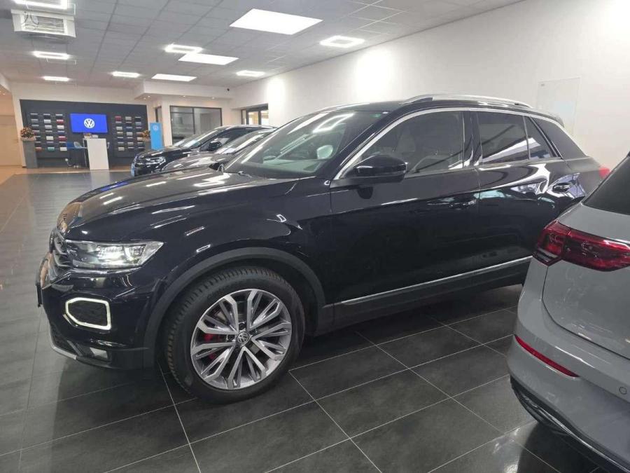 Melns Volkswagen T-Roc 2018 Viļņa, ar dzinēja tilpumu 2.00 L un nobraukumu 150 tūkst. km par 16990 €, foto 14 vietnē AUTOMOTO.COM.LV