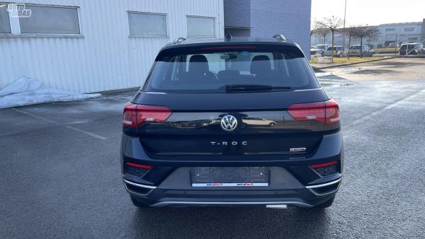 Black Volkswagen T-Roc 2018 in Marijampole, with an engine capacity of 2.00 L and mileage of 304 thousand km for 10700 €, photo 8 on AUTOMOTO.COM.LV