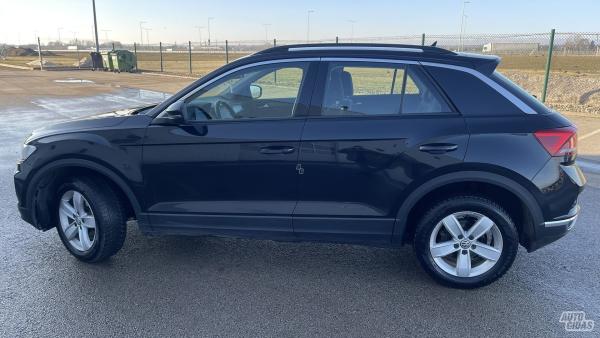 Black Volkswagen T-Roc 2018 in Marijampole, with an engine capacity of 2.00 L and mileage of 304 thousand km for 10700 €, photo 10 on AUTOMOTO.COM.LV