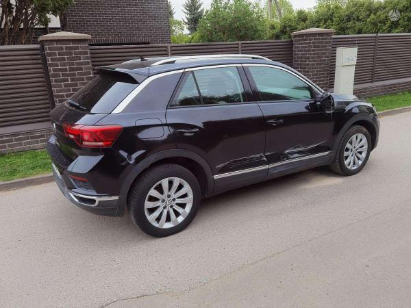 Melns Volkswagen T-Roc 2018 Kauņa, ar dzinēja tilpumu 1.50 L un nobraukumu 144 tūkst. km par 7900 €, foto 3 vietnē AUTOMOTO.COM.LV