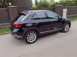 Black Volkswagen T-Roc 2018 in Kaunas, with an engine capacity of 1.50 L and mileage of 144 thousand km for 7900 €, photo 4 on AUTOMOTO.COM.LV