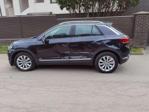 Black Volkswagen T-Roc 2018 in Kaunas, with an engine capacity of 1.50 L and mileage of 144 thousand km for 7900 €, photo 6 on AUTOMOTO.COM.LV