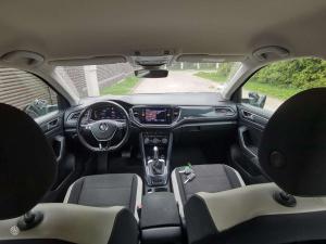 Black Volkswagen T-Roc 2018 in Kaunas, with an engine capacity of 1.50 L and mileage of 144 thousand km for 7900 €, photo 17 on AUTOMOTO.COM.LV