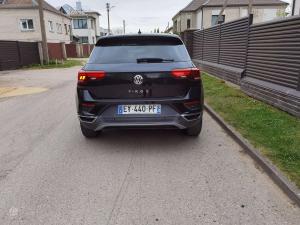 Black Volkswagen T-Roc 2018 in Kaunas, with an engine capacity of 1.50 L and mileage of 144 thousand km for 7900 €, photo 29 on AUTOMOTO.COM.LV