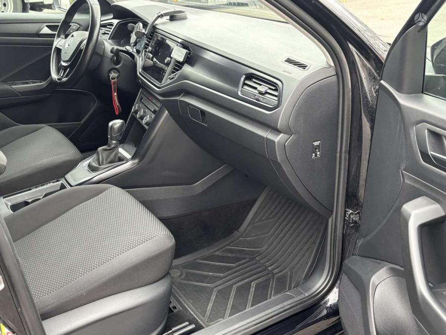 Черный Фольксваген Ти-Рок 2018 в Вильнюс, объемом двигателя 1.50 л и пробегом 193 тыс. км за 14900 €, фото 9 на AUTOMOTO.COM.LV