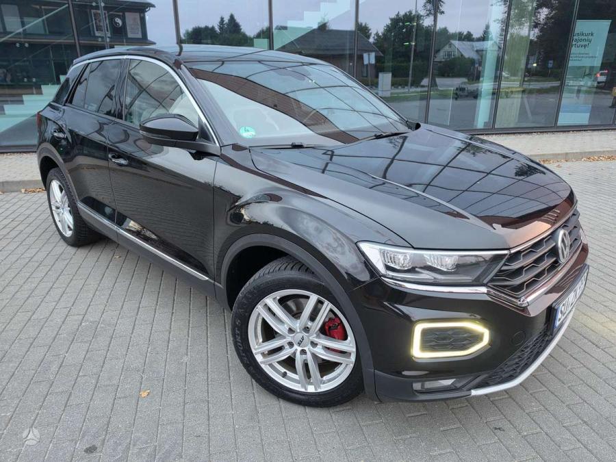 Melns Volkswagen T-Roc 2018 Utena, ar dzinēja tilpumu 1.50 L un nobraukumu 184 tūkst. km par 12900 €, foto 3 vietnē AUTOMOTO.COM.LV