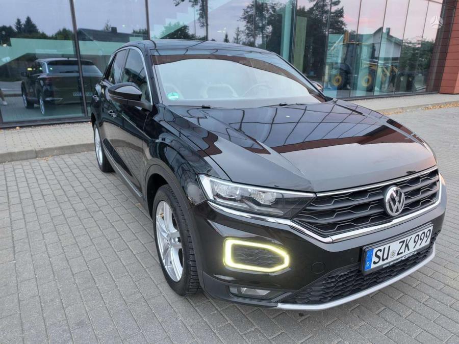 Melns Volkswagen T-Roc 2018 Utena, ar dzinēja tilpumu 1.50 L un nobraukumu 184 tūkst. km par 12900 €, foto 4 vietnē AUTOMOTO.COM.LV
