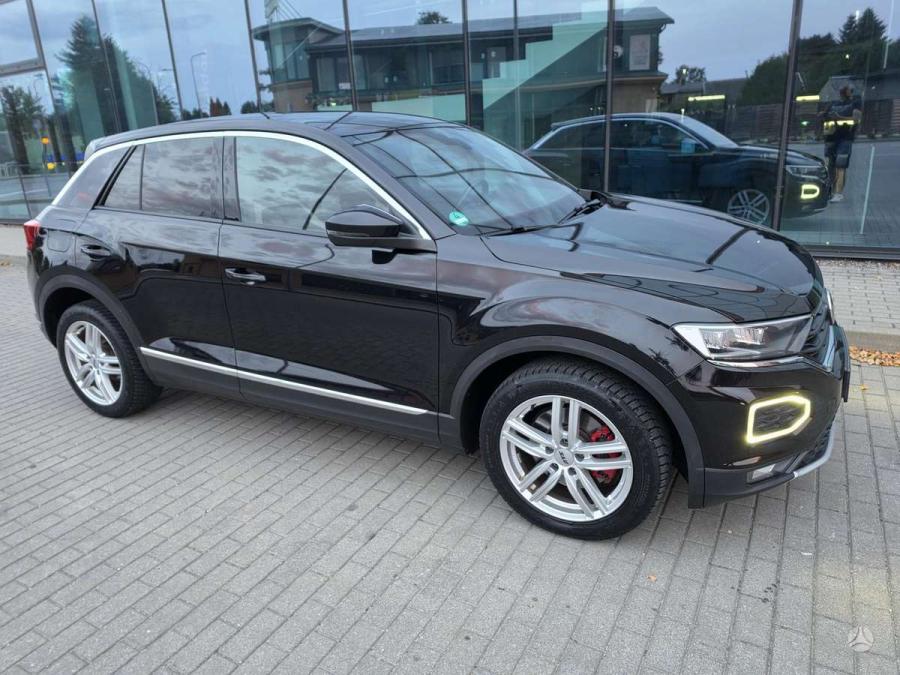 Melns Volkswagen T-Roc 2018 Utena, ar dzinēja tilpumu 1.50 L un nobraukumu 184 tūkst. km par 12900 €, foto 13 vietnē AUTOMOTO.COM.LV