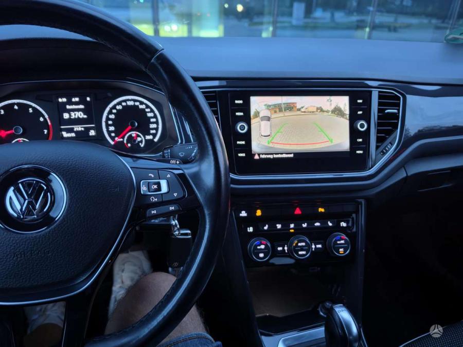 Melns Volkswagen T-Roc 2018 Utena, ar dzinēja tilpumu 1.50 L un nobraukumu 184 tūkst. km par 12900 €, foto 21 vietnē AUTOMOTO.COM.LV