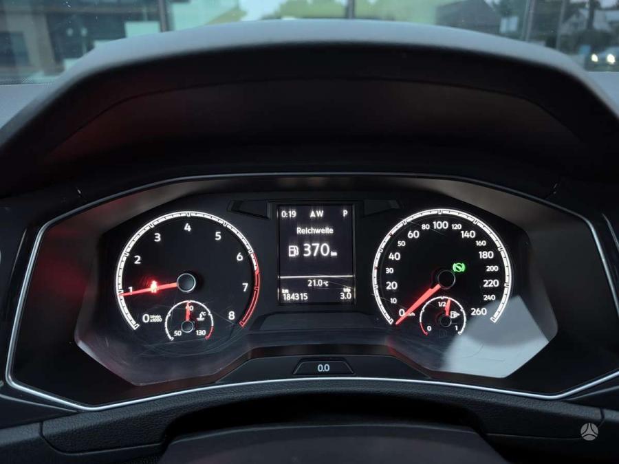 Melns Volkswagen T-Roc 2018 Utena, ar dzinēja tilpumu 1.50 L un nobraukumu 184 tūkst. km par 12900 €, foto 27 vietnē AUTOMOTO.COM.LV