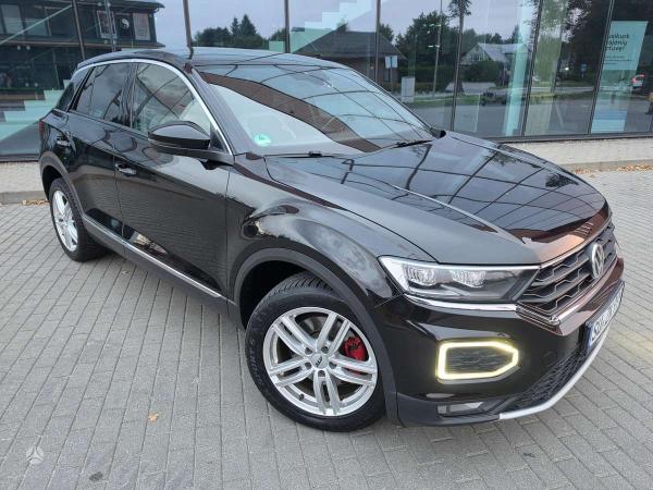 Volkswagen T-Roc 2018 Utena vietnē Melns Volkswagen T-Roc 2018 Utena, ar dzinēja tilpumu 1.50 L un nobraukumu 183 tūkst. km par 12900 €, foto 4 vietnē AUTOMOTO.COM.LV