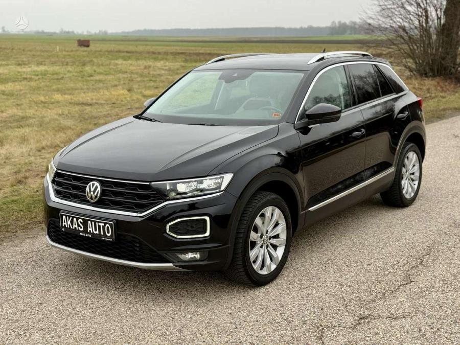 Black Volkswagen T-Roc 2019 in Vilkaviskis, with an engine capacity of 1.97 L and mileage of 190 thousand km for 16600 €, photo 1 on AUTOMOTO.COM.LV