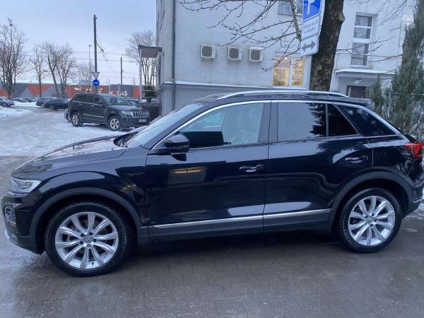 Melns Volkswagen T-Roc 2019 Kauņa, ar dzinēja tilpumu 1.97 L un nobraukumu 166 tūkst. km par 19700 €, foto 2 vietnē AUTOMOTO.COM.LV