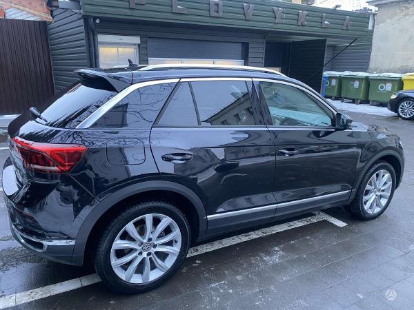 Melns Volkswagen T-Roc 2019 Kauņa, ar dzinēja tilpumu 1.97 L un nobraukumu 166 tūkst. km par 19700 €, foto 5 vietnē AUTOMOTO.COM.LV