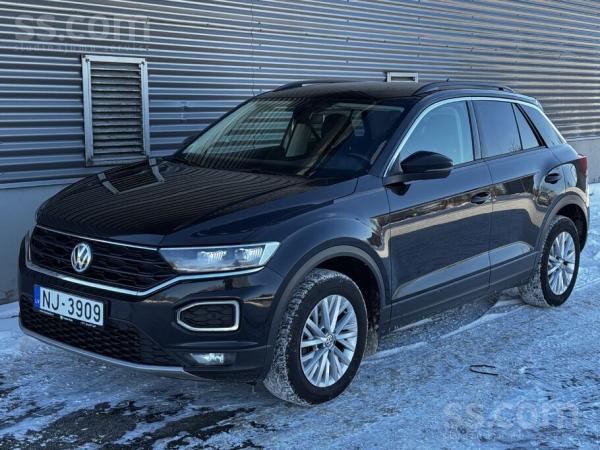 Black Volkswagen T-Roc 2019 in Riga, with an engine capacity of 2.00 L and mileage of 227 thousand km for 15900 €, photo 1 on AUTOMOTO.COM.LV