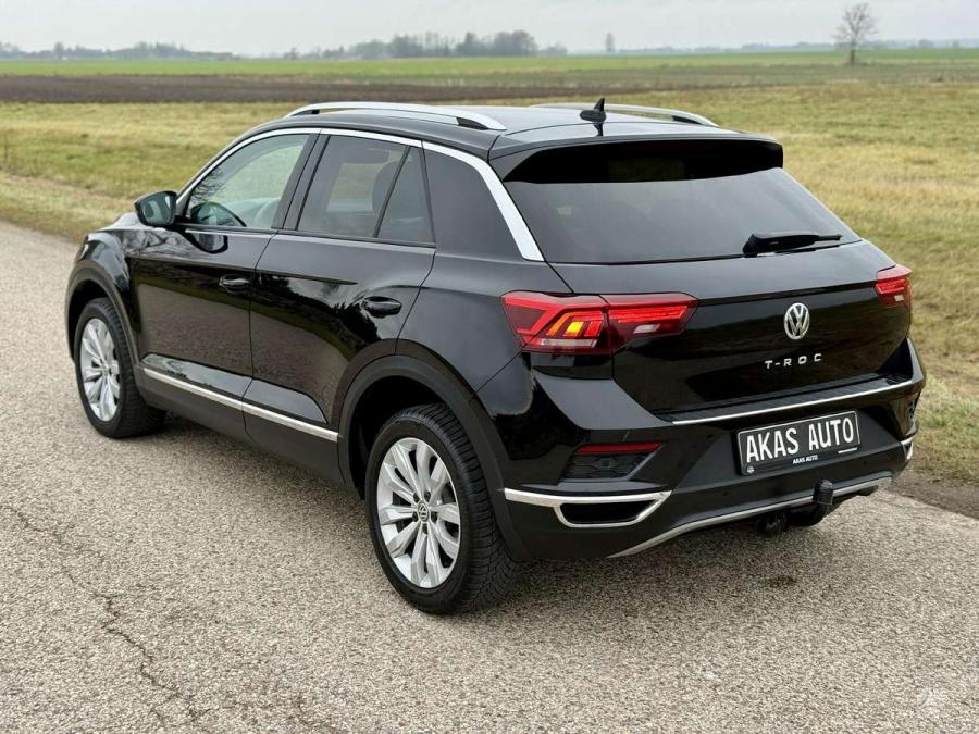 Melns Volkswagen T-Roc 2019 Šauļi, ar dzinēja tilpumu 1.97 L un nobraukumu 190 tūkst. km par 16200 €, foto 3 vietnē AUTOMOTO.COM.LV