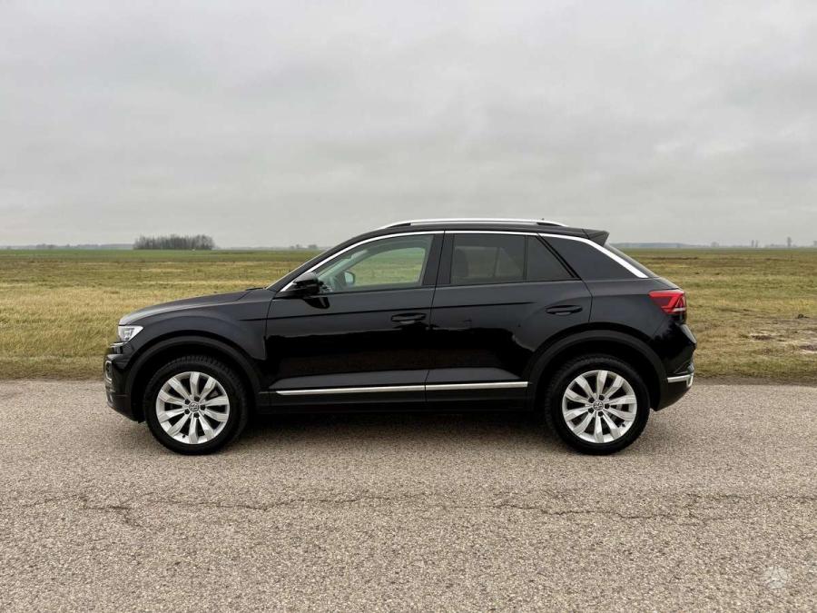 Melns Volkswagen T-Roc 2019 Šauļi, ar dzinēja tilpumu 1.97 L un nobraukumu 190 tūkst. km par 16200 €, foto 6 vietnē AUTOMOTO.COM.LV