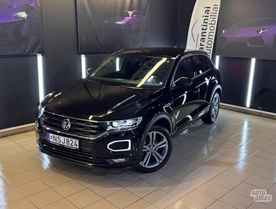 Black Volkswagen T-Roc 2019 in Avizieniai, with an engine capacity of 1.50 L and mileage of 165 thousand km for 18950 €, photo 3 on AUTOMOTO.COM.LV