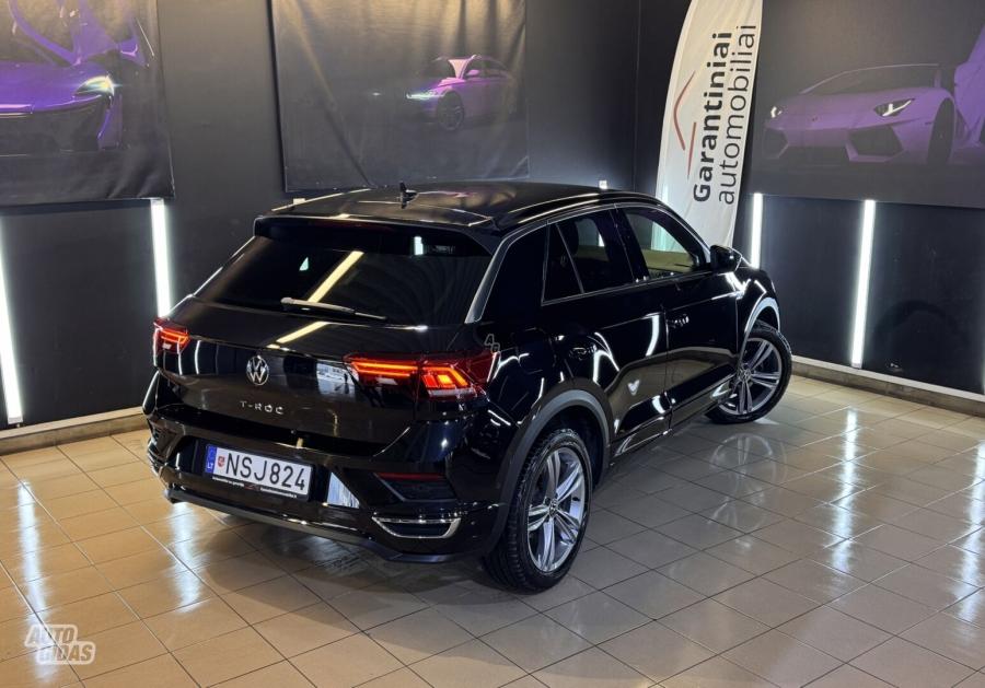 Black Volkswagen T-Roc 2019 in Avizieniai, with an engine capacity of 1.50 L and mileage of 165 thousand km for 18950 €, photo 4 on AUTOMOTO.COM.LV