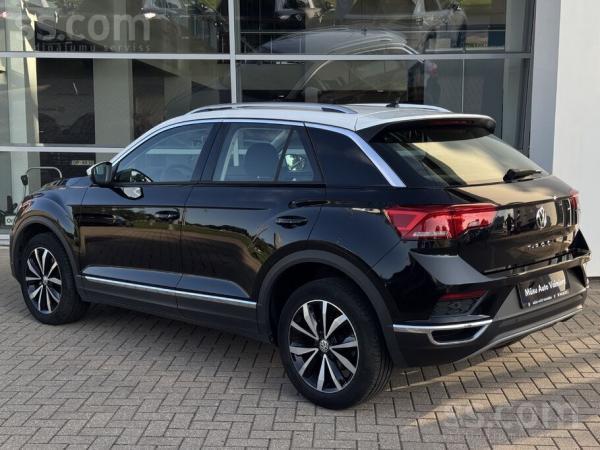 Melns Volkswagen T-Roc 2019 Valmiera, ar dzinēja tilpumu 2.00 L un nobraukumu 71 tūkst. km par 19300 €, foto 4 vietnē AUTOMOTO.COM.LV