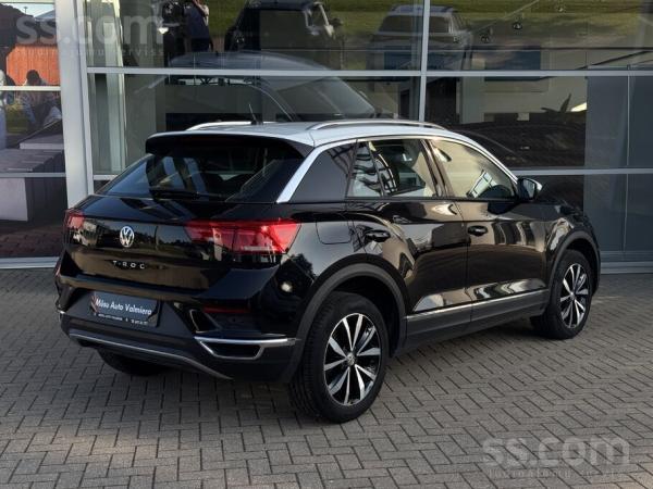 Melns Volkswagen T-Roc 2019 Valmiera, ar dzinēja tilpumu 2.00 L un nobraukumu 71 tūkst. km par 19300 €, foto 6 vietnē AUTOMOTO.COM.LV