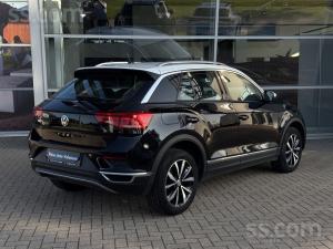 Black Volkswagen T-Roc 2019 in Valmiera, with an engine capacity of 2.00 L and mileage of 71 thousand km for 19300 €, photo 7 on AUTOMOTO.COM.LV