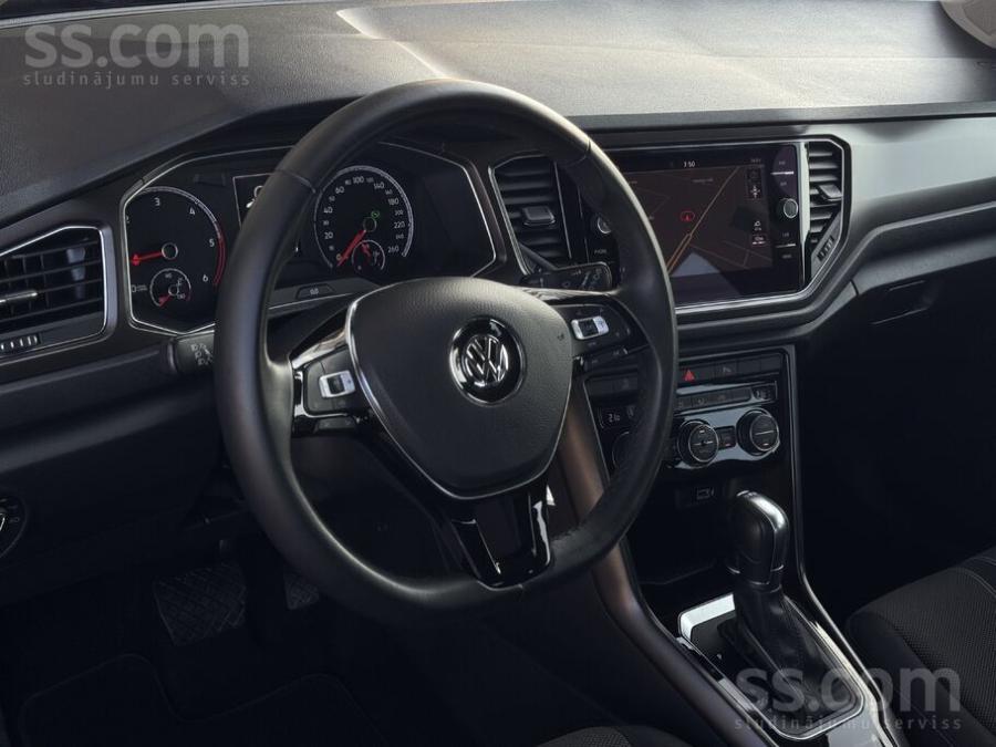 Black Volkswagen T-Roc 2019 in Valmiera, with an engine capacity of 2.00 L and mileage of 71 thousand km for 19300 €, photo 9 on AUTOMOTO.COM.LV