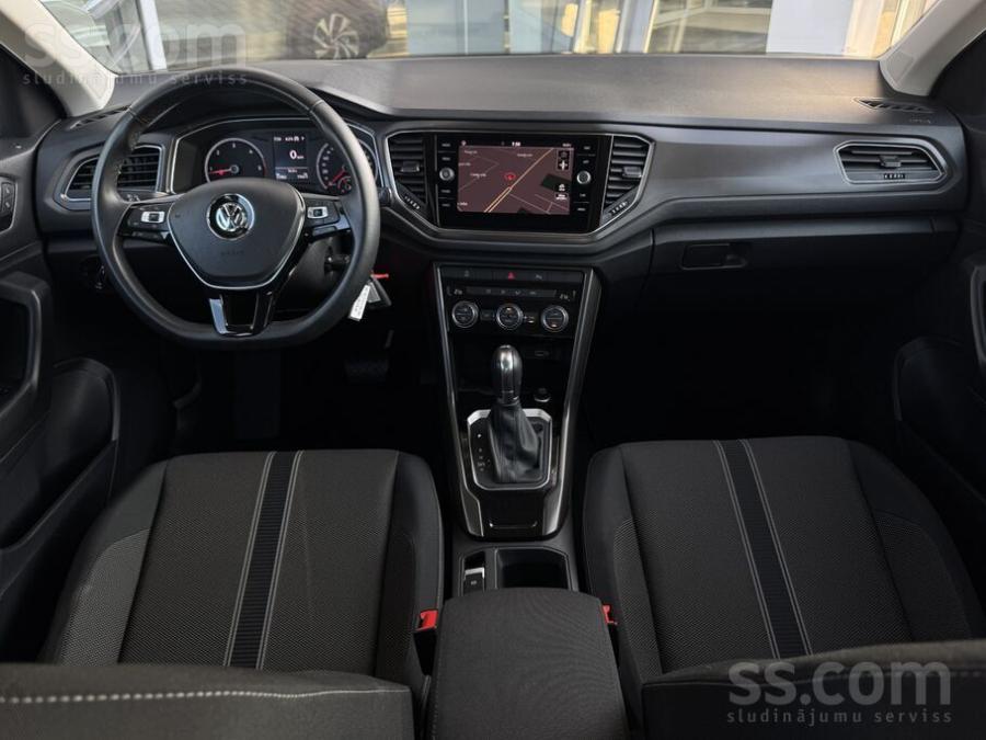 Black Volkswagen T-Roc 2019 in Valmiera, with an engine capacity of 2.00 L and mileage of 71 thousand km for 19300 €, photo 20 on AUTOMOTO.COM.LV