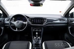 Melns Volkswagen T-Roc 2019 Rīga, ar dzinēja tilpumu 1.50 L un nobraukumu 98 tūkst. km par 17950 €, foto 9 vietnē AUTOMOTO.COM.LV