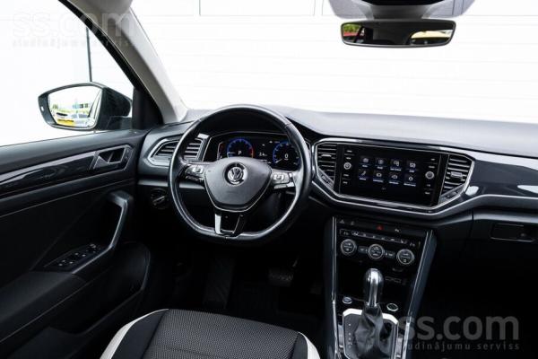 Black Volkswagen T-Roc 2019 in Riga, with an engine capacity of 1.50 L and mileage of 98 thousand km for 17950 €, photo 9 on AUTOMOTO.COM.LV