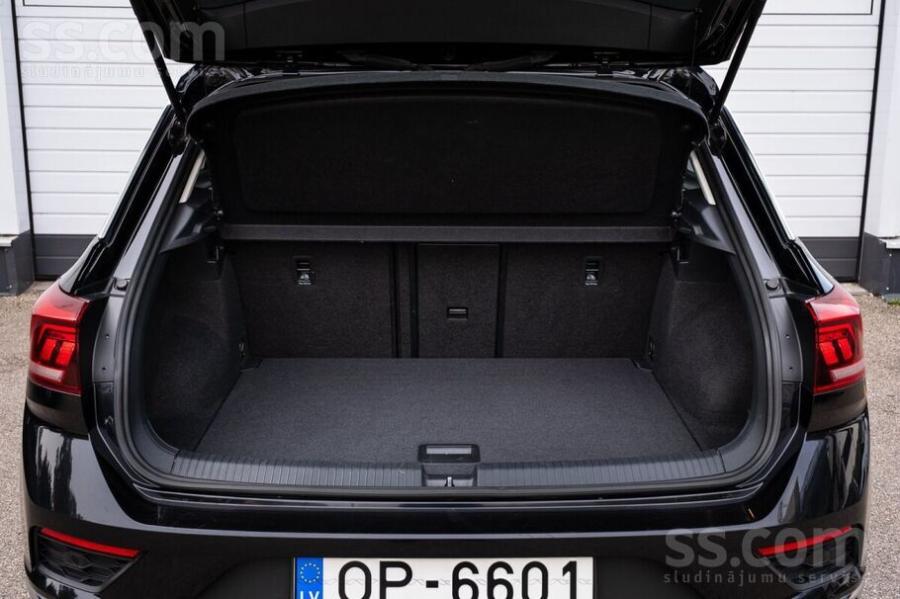 Melns Volkswagen T-Roc 2019 Rīga, ar dzinēja tilpumu 1.50 L un nobraukumu 98 tūkst. km par 17950 €, foto 17 vietnē AUTOMOTO.COM.LV