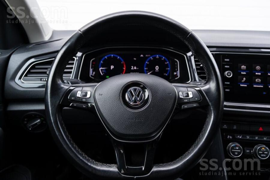 Melns Volkswagen T-Roc 2019 Rīga, ar dzinēja tilpumu 1.50 L un nobraukumu 98 tūkst. km par 17950 €, foto 21 vietnē AUTOMOTO.COM.LV