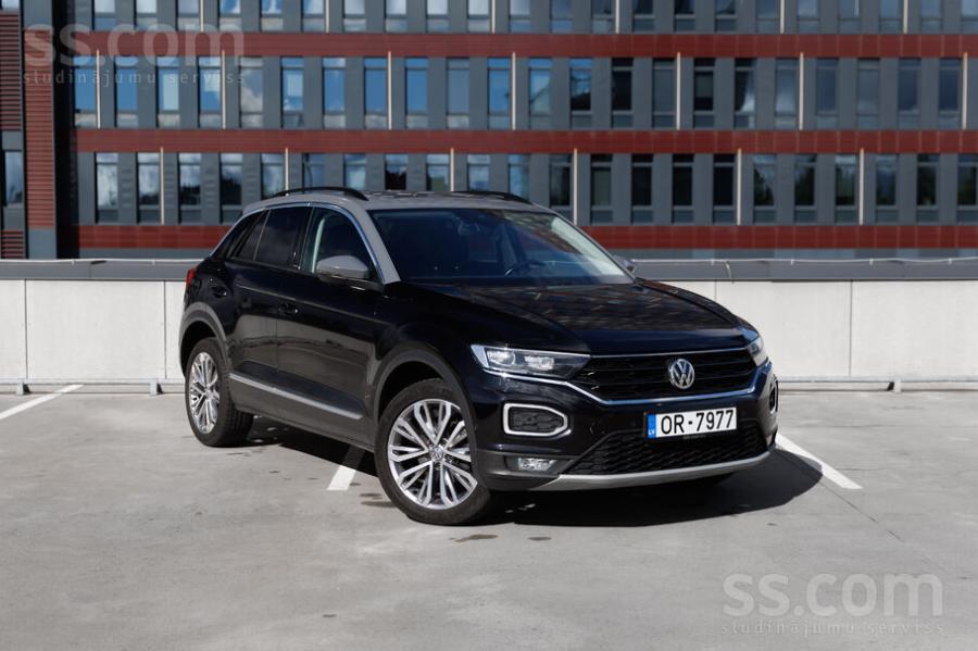 Black Volkswagen T-Roc 2019 in Riga, with an engine capacity of 1.50 L and mileage of 217 thousand km for 15490 €, photo 1 on AUTOMOTO.COM.LV