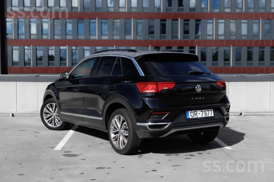 Black Volkswagen T-Roc 2019 in Riga, with an engine capacity of 1.50 L and mileage of 217 thousand km for 15490 €, photo 5 on AUTOMOTO.COM.LV