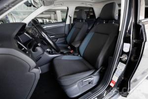 Black Volkswagen T-Roc 2019 in Riga, with an engine capacity of 1.50 L and mileage of 217 thousand km for 15490 €, photo 9 on AUTOMOTO.COM.LV