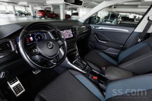 Black Volkswagen T-Roc 2019 in Riga, with an engine capacity of 1.50 L and mileage of 217 thousand km for 15490 €, photo 10 on AUTOMOTO.COM.LV