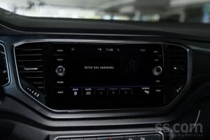 Black Volkswagen T-Roc 2019 in Riga, with an engine capacity of 1.50 L and mileage of 217 thousand km for 15490 €, photo 19 on AUTOMOTO.COM.LV